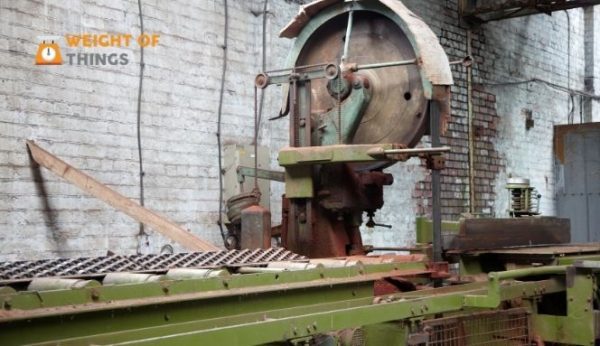 14 Things That Weigh 700 Pounds With Images - Weight of Things